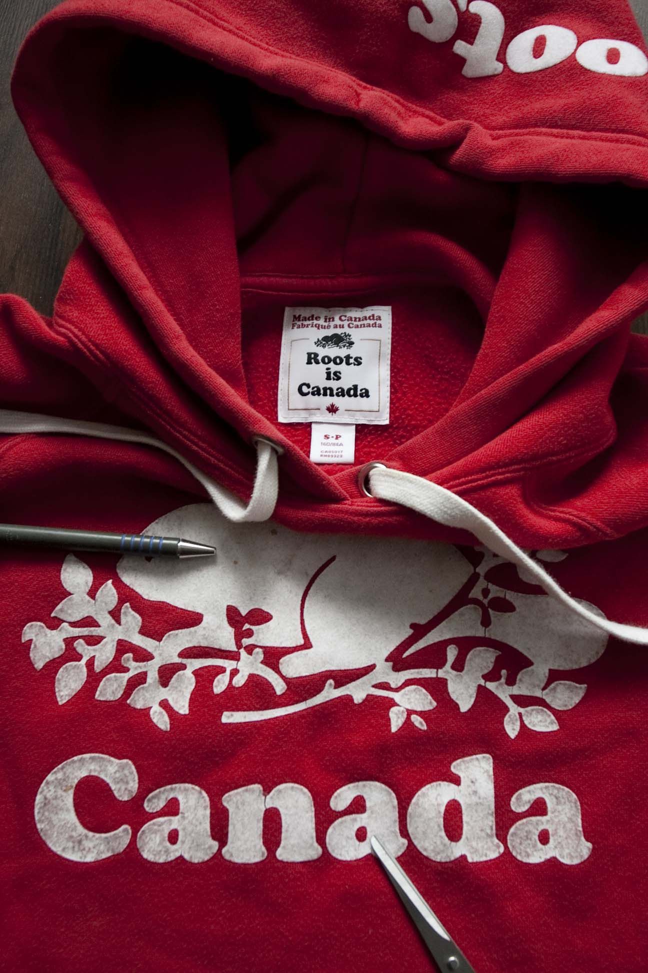 Roots Roots Canada Hoodie Red Beaver Logo Unisex Size S | Grailed