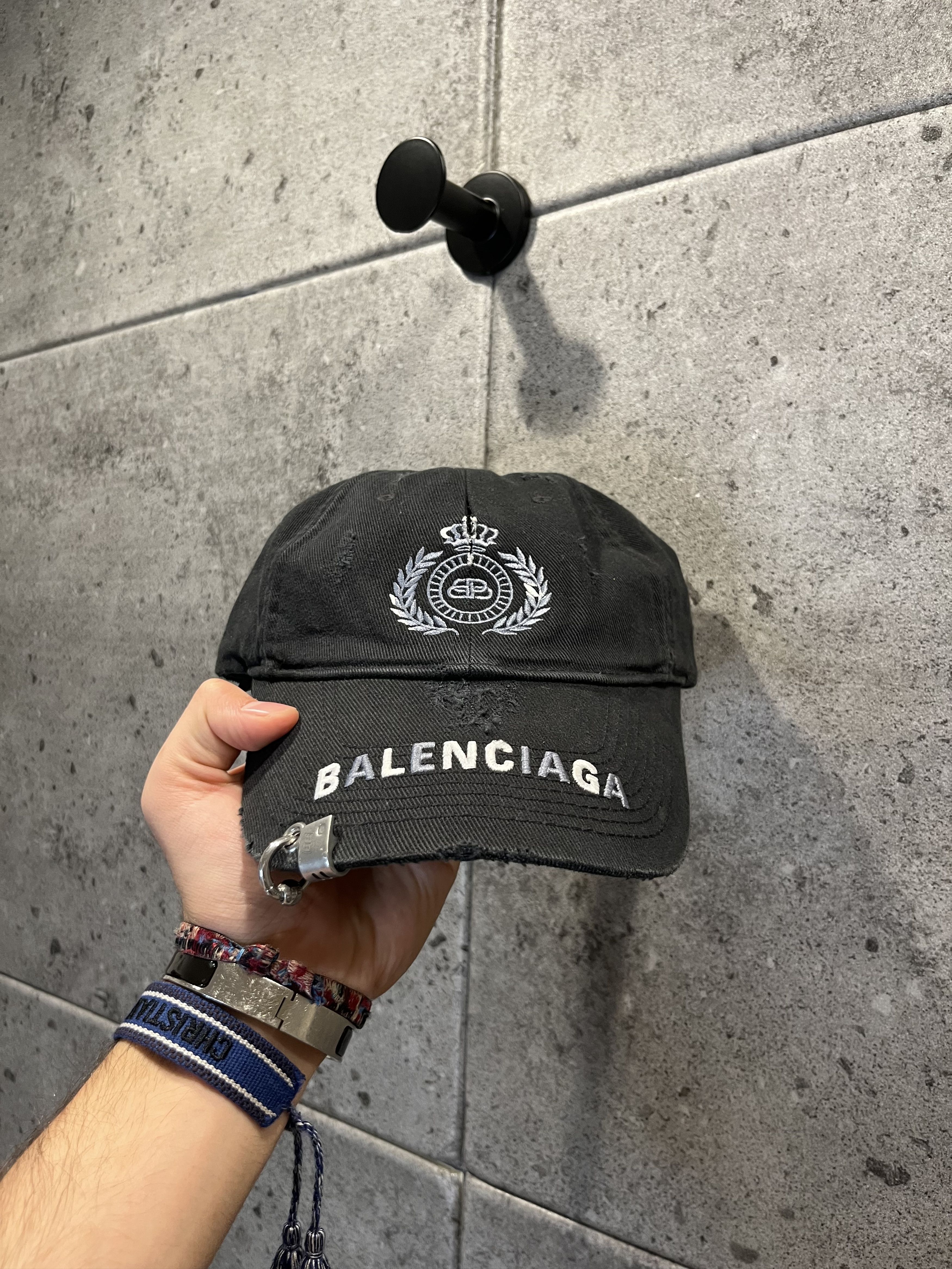 Balenciaga Balenciaga Bb Laurel Destroyed Piercing Cap Hat | Grailed