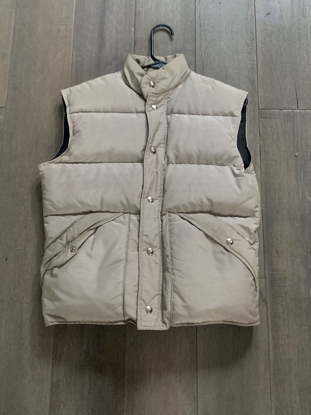 Streetwear Cream colored puffer vest | Grailed