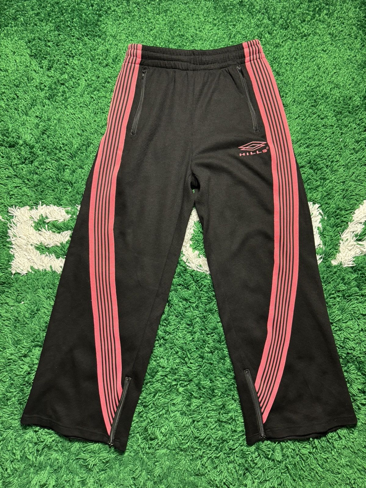 Streetwear × The GV Gallery GV Gallery Raspberry Hills Sweatpants | Grailed