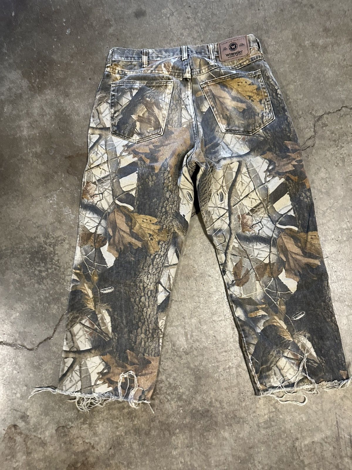 Vintage Cropped Realtree x Wrangler Denim Jeans | Grailed