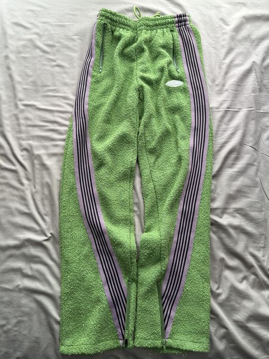Streetwear GV Gallery Raspberry Hills x HMDD Grinch Trackpants | Grailed