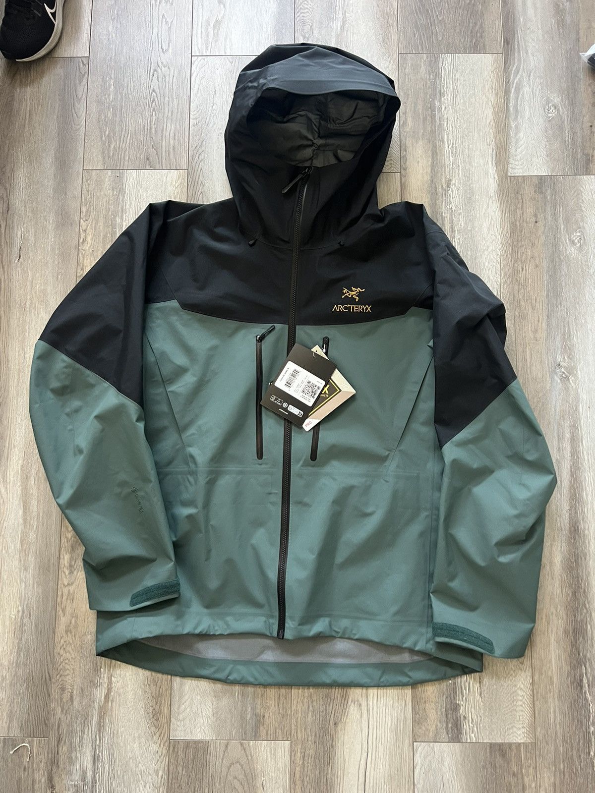 Arc'teryx Arcteryx Alpha SV Goretex Jacket Dark Magic | Grailed