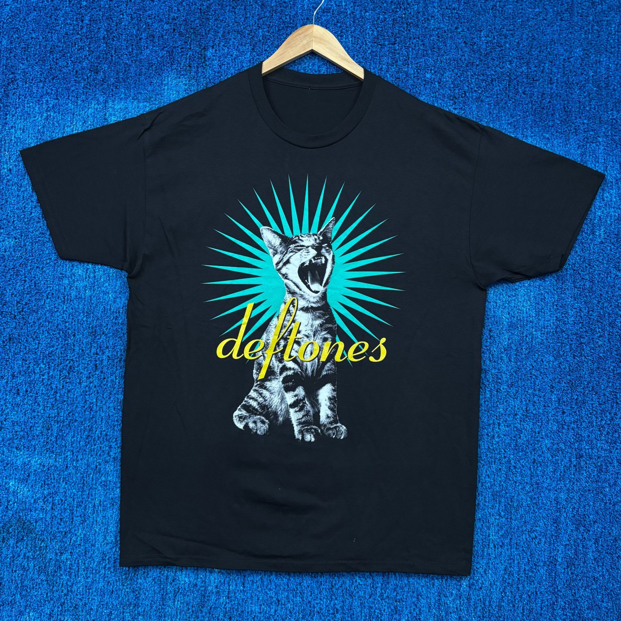 Band Tees Deftones (like) Linus Album Cover Art Nu Metal Band Tee XL ...