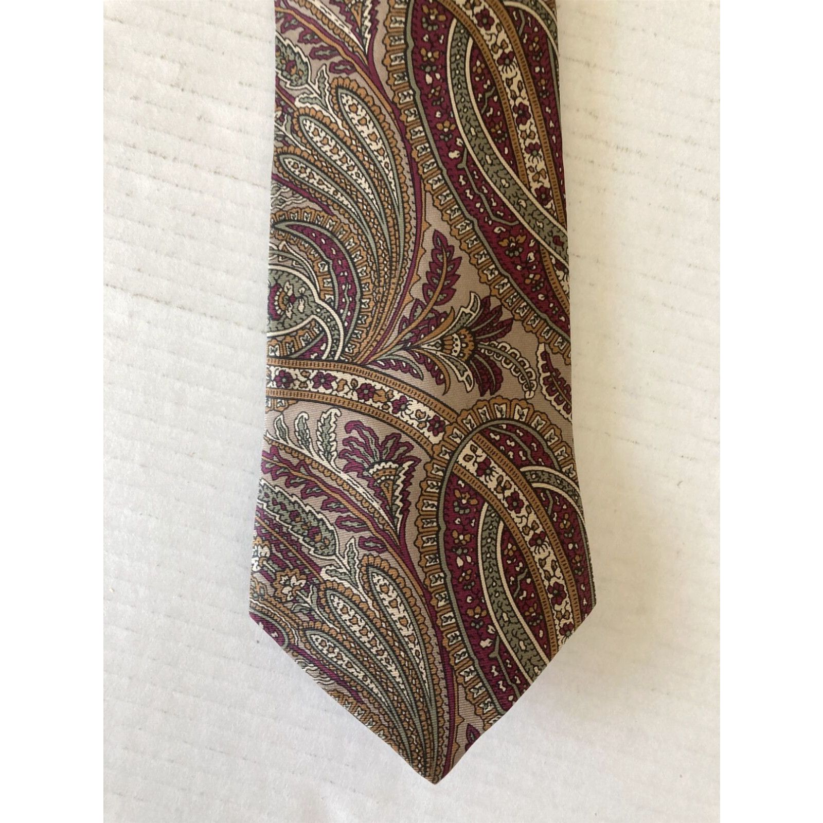Vintage Luxurious Italian Silk Red and Brown Paisley Pattern Necktie ...