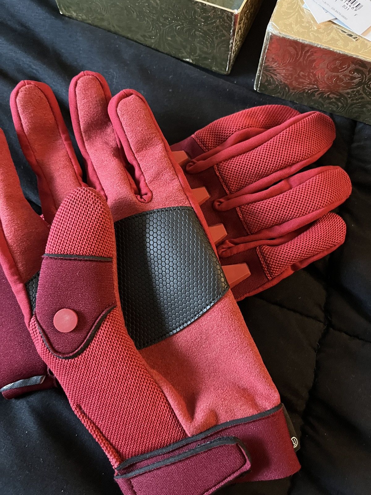 Undercover Undercover Evangelion Creep Very Asuka Gloves | Grailed