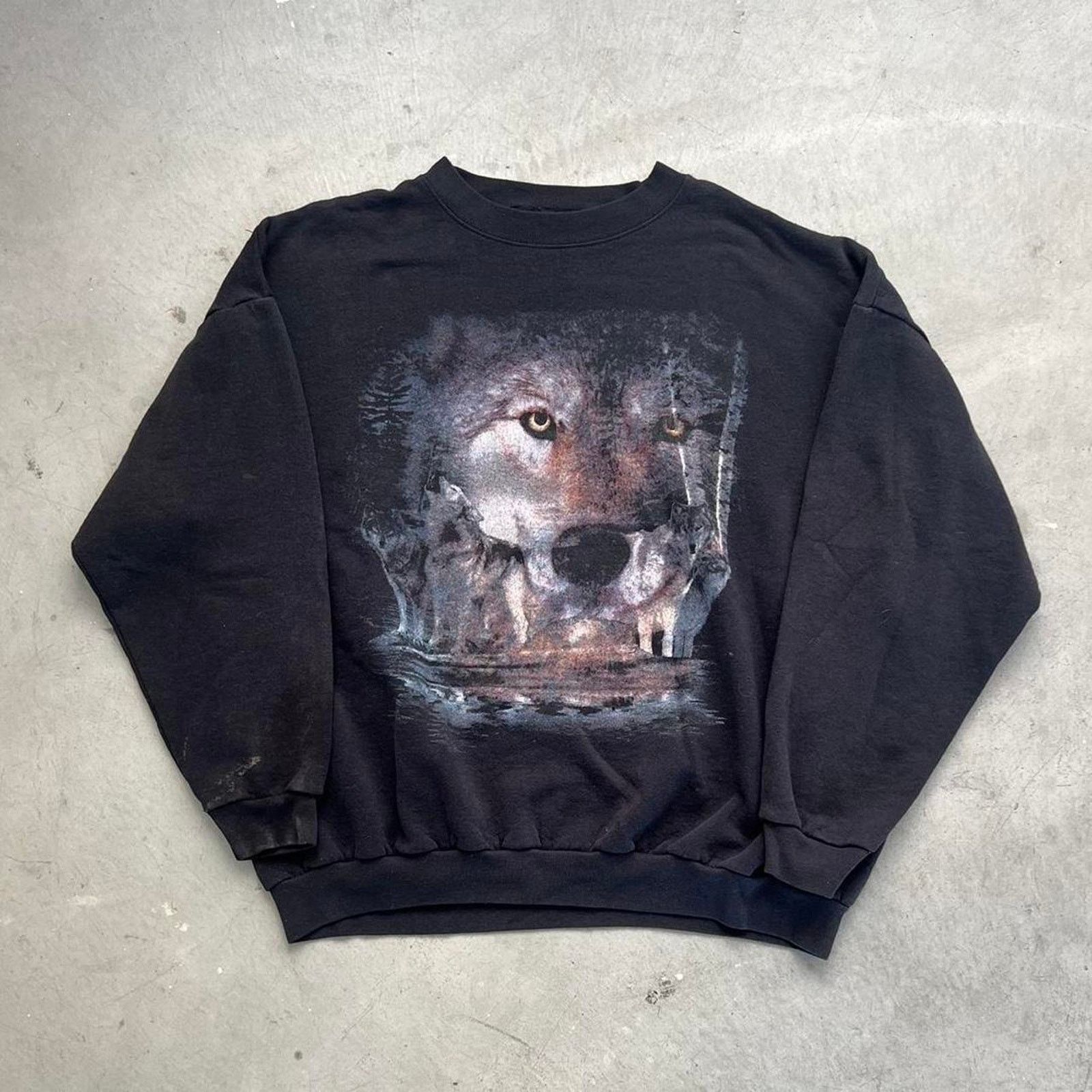 Animal Tee × Streetwear × Vintage Vintage 90s Wolf Animal Nature ...