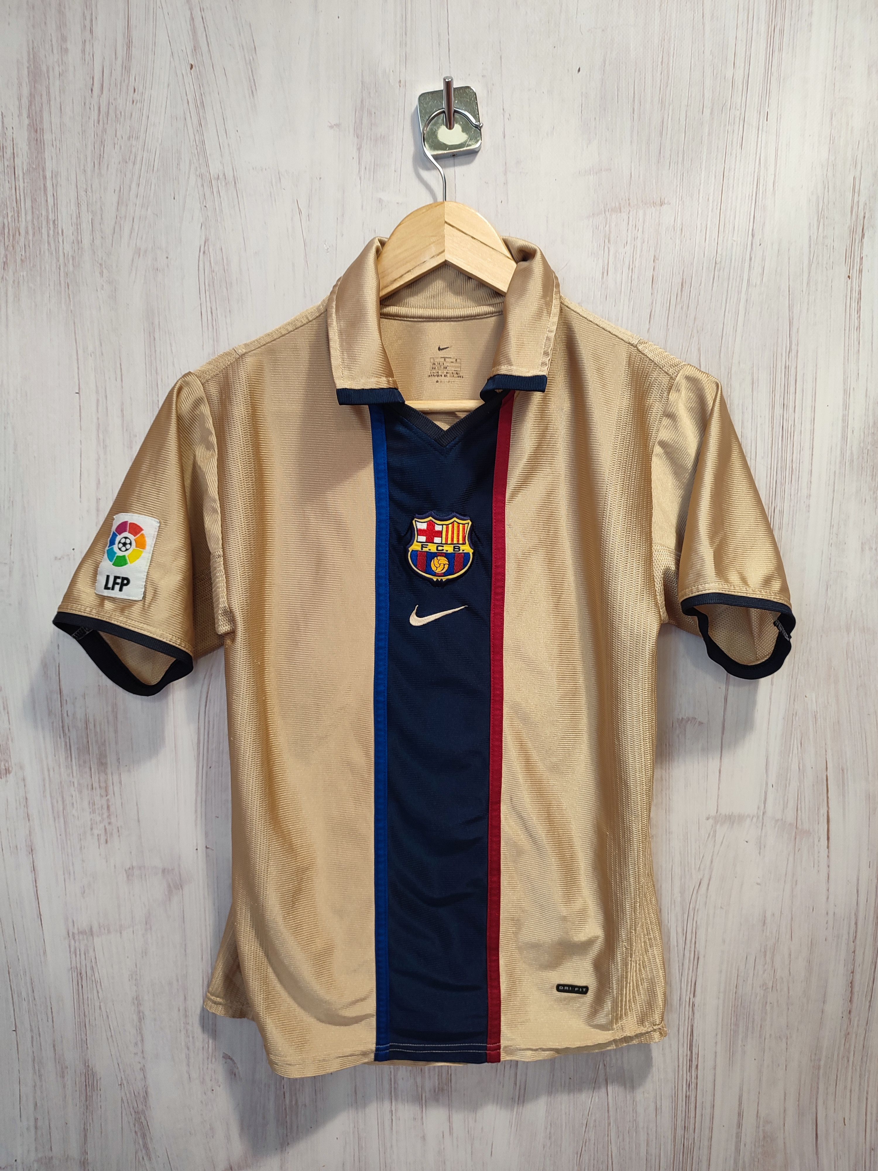 Nike Kids 11-13Y FC Barcelona 2001 2002 away shirt jersey kit tee | Grailed