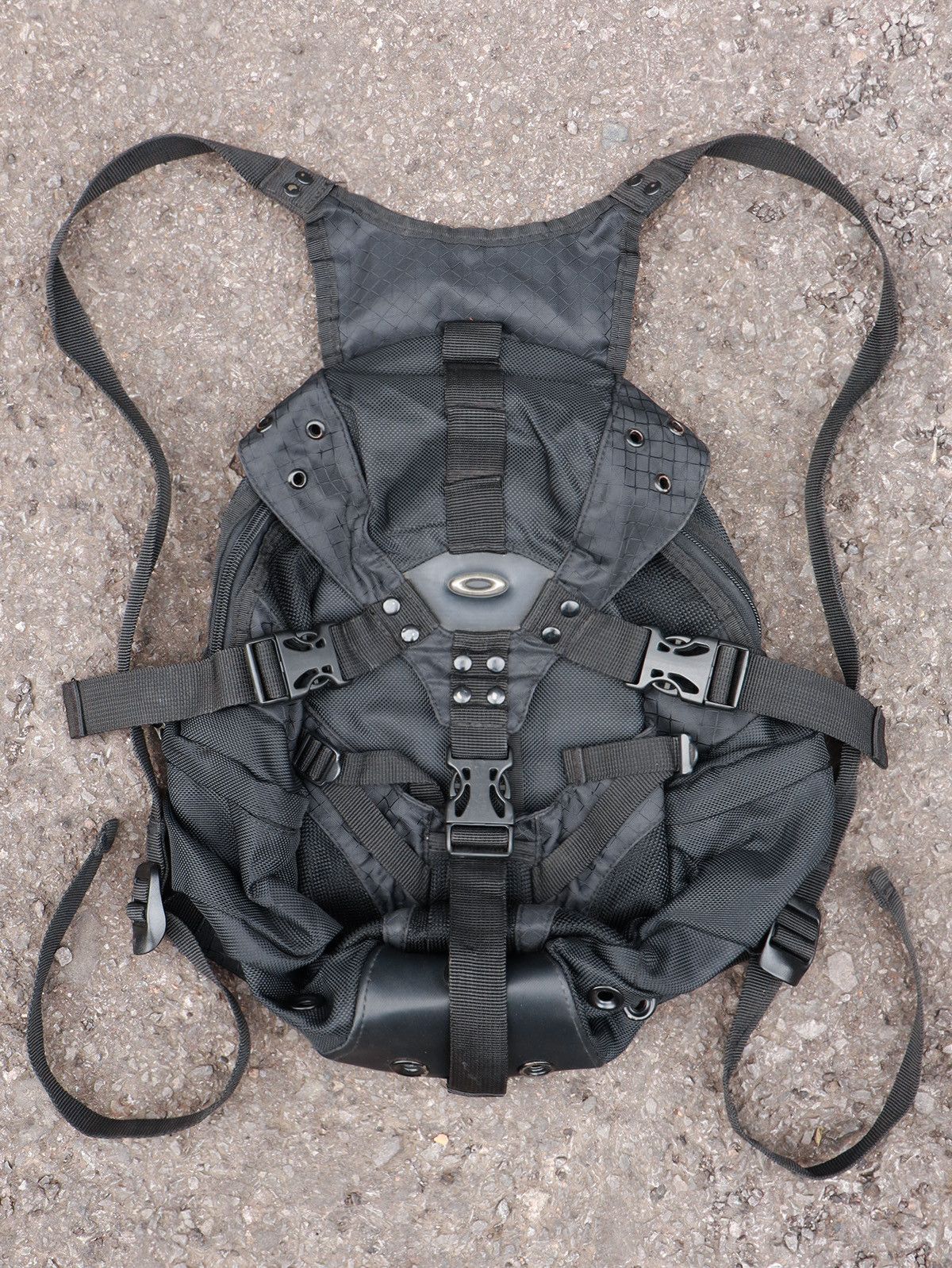 Oakley × Vintage Oakley Mini Icon Backpack 1.0 Black - Y2K Bag ...
