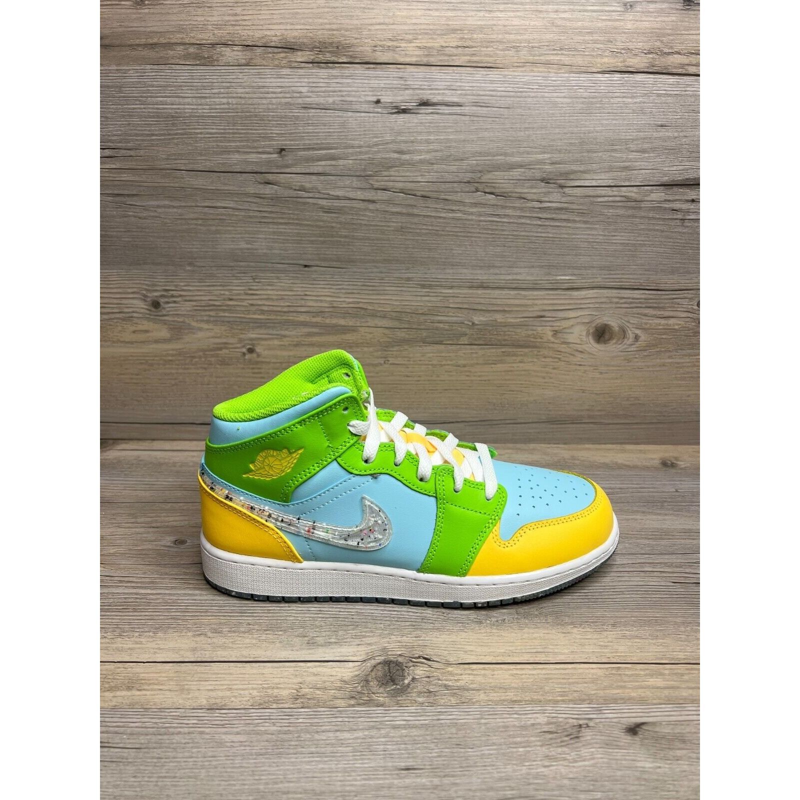 Nike Nike Air Jordan 1 Mid SE Recycled Grind GS Size 6.5Y Glacier | Grailed