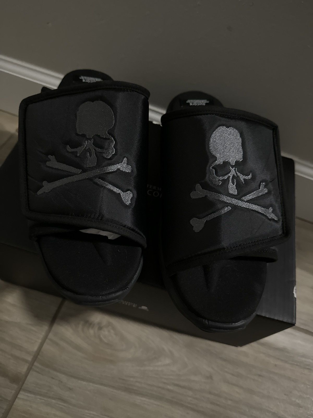 Mastermind Japan × Suicoke Mastermind japan x Suicoke slides Collab ...