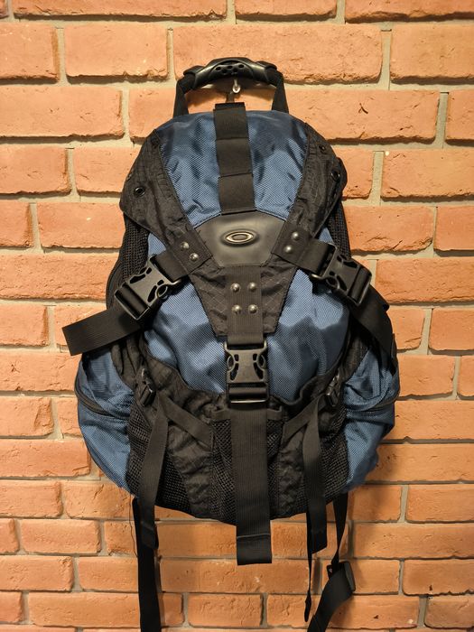 Vintage Vintage Oakley Backpack | Grailed