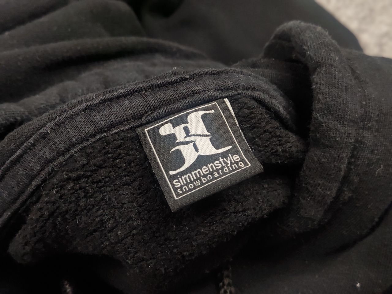 Alien Workshop Vintage Simmen Style alien workshop skate girl logo ...