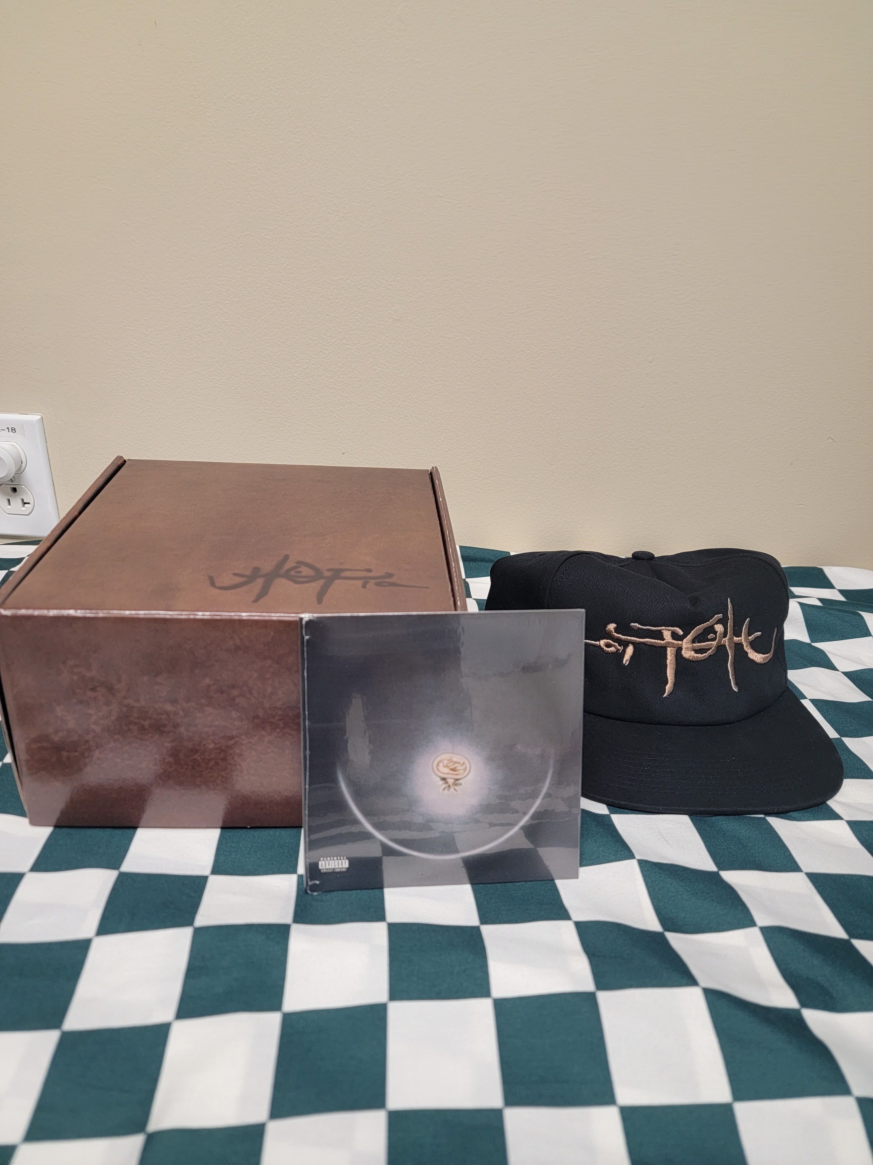 Travis Scott UTOPIA BOX SET | Grailed