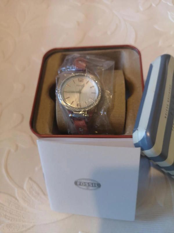 Fossil fossil red leather strap watch | Grailed