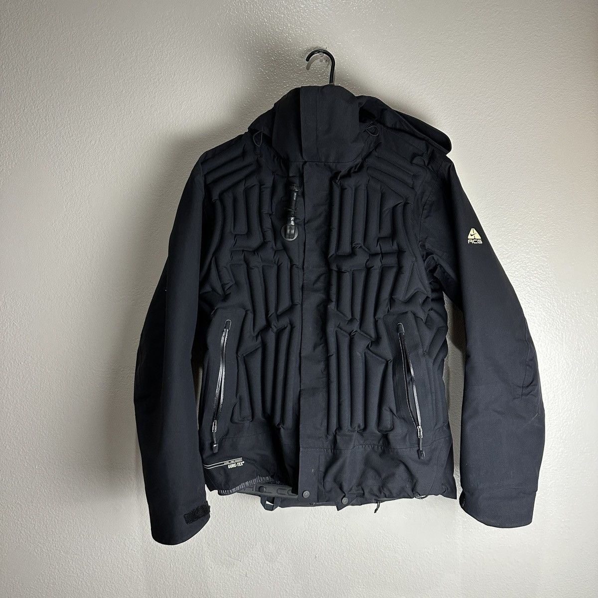 Nike ACG Nike ACG Vintage Inflatable Jacket Size Large | Grailed