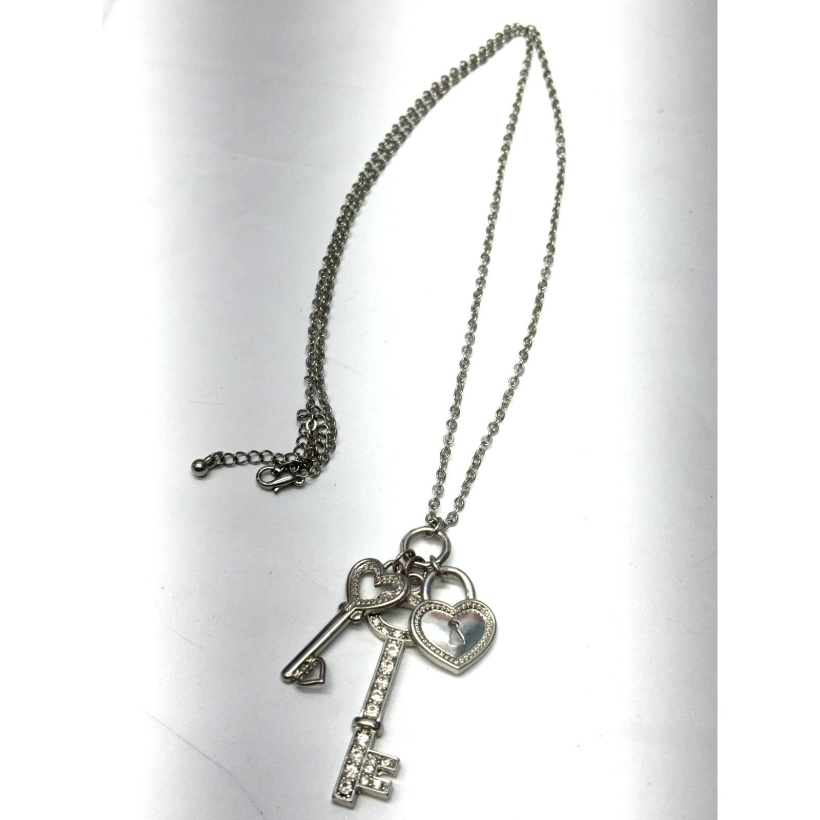 Vintage Vintage heart keys charm pendant necklace | Grailed