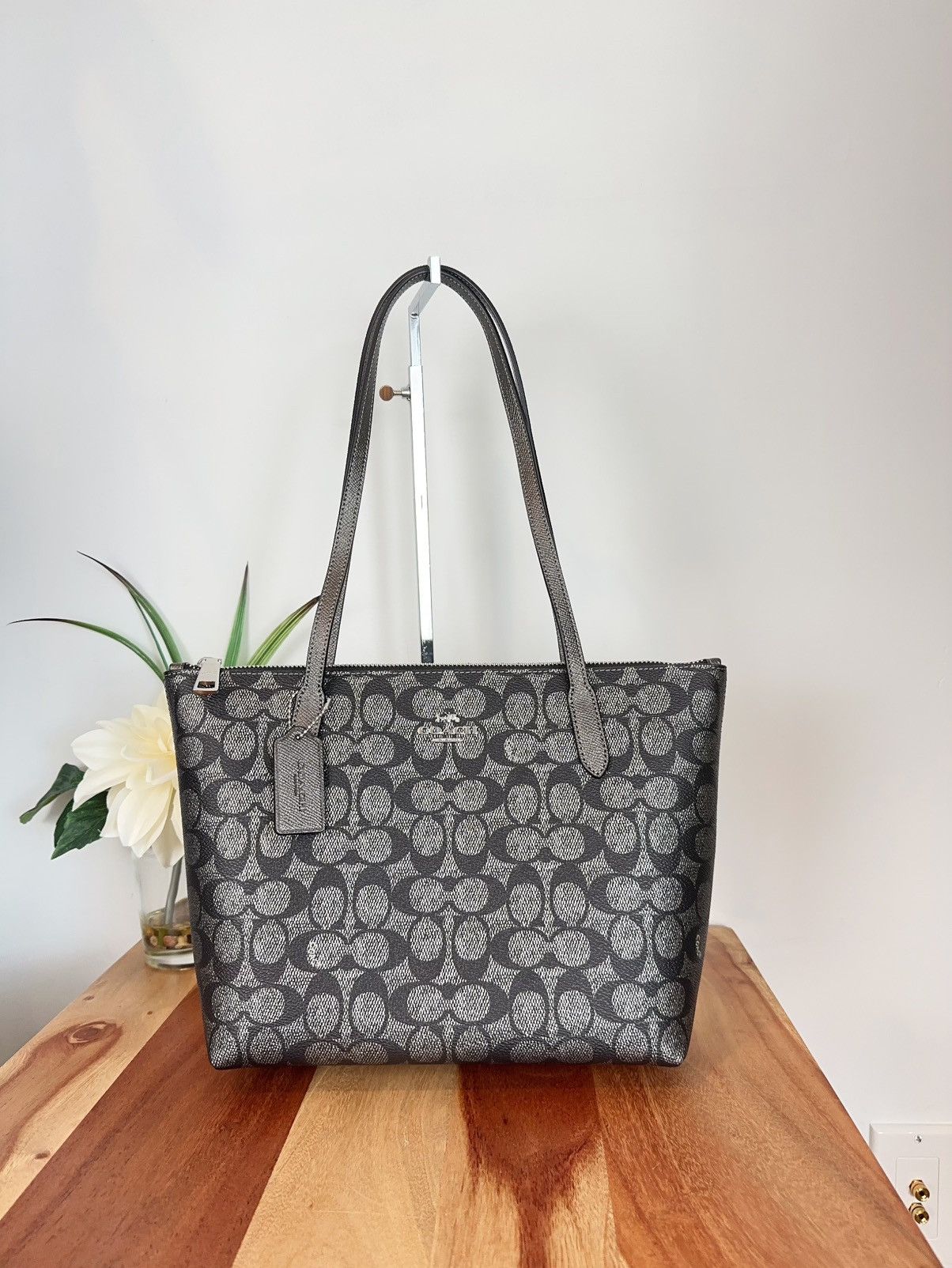 Coach NWT Coach Fiona Zip Tote Bag In Signature Canvas | Grailed