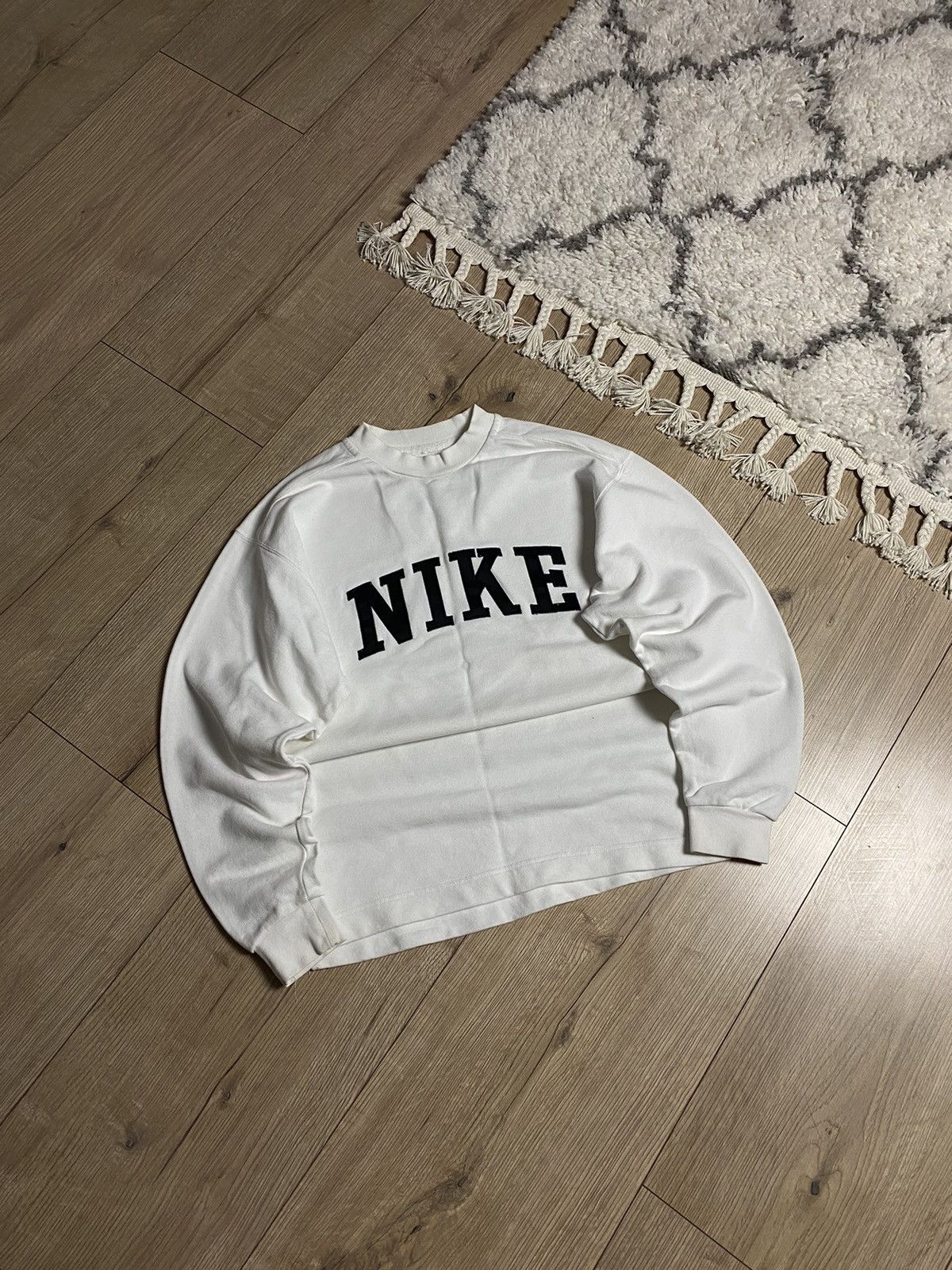 Nike NIKE BIG LOGO BOXY OVERSIZED 90s VINTAGE SWEATSHIRT | Grailed