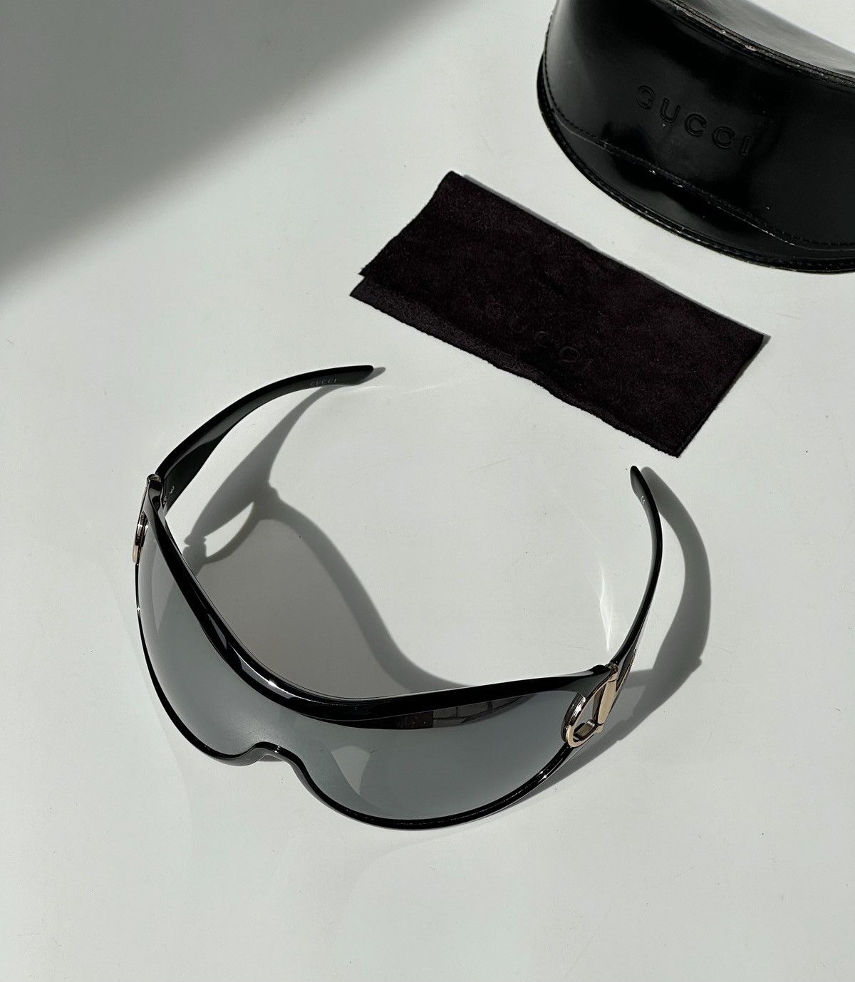 Gucci × Streetwear × Vintage GUCCI Horsebit Logo Mask Sunglasses GG2561 ...