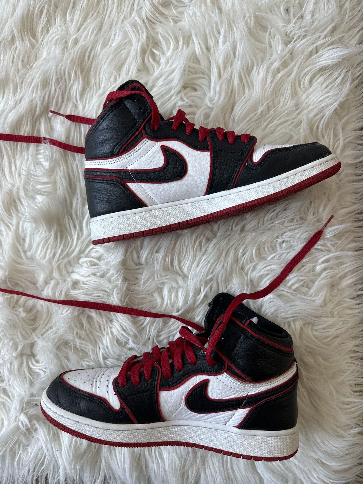 Nike Air Jordan 1 Retro High OG GS Bloodline | Grailed