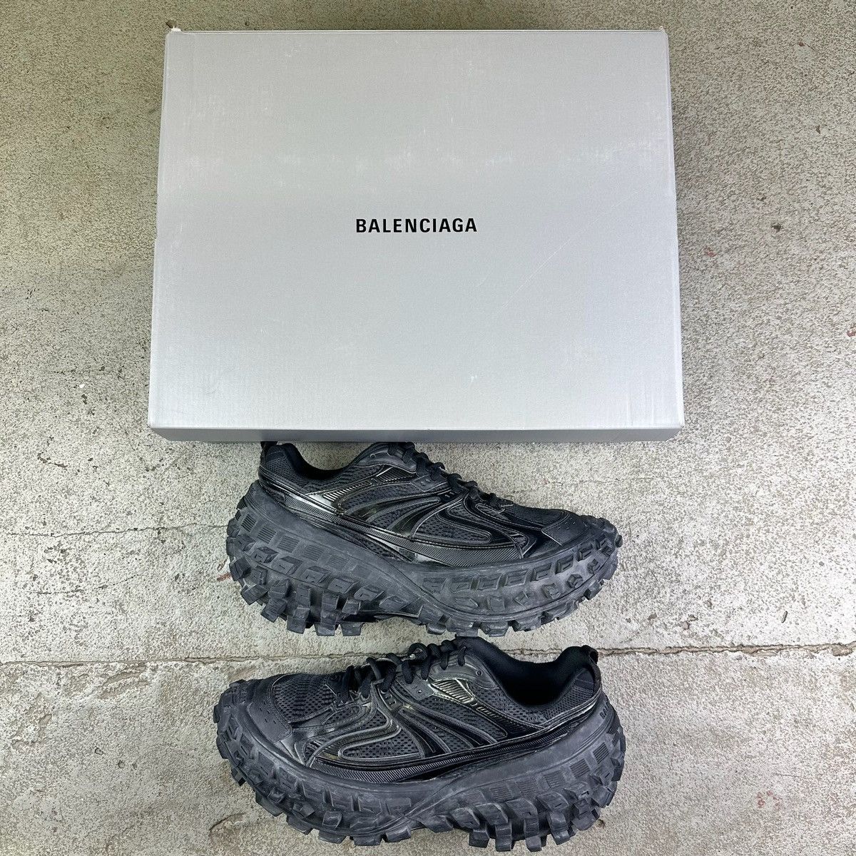 Balenciaga Balenciaga Defender Tire Sneaker Size 45 | Grailed