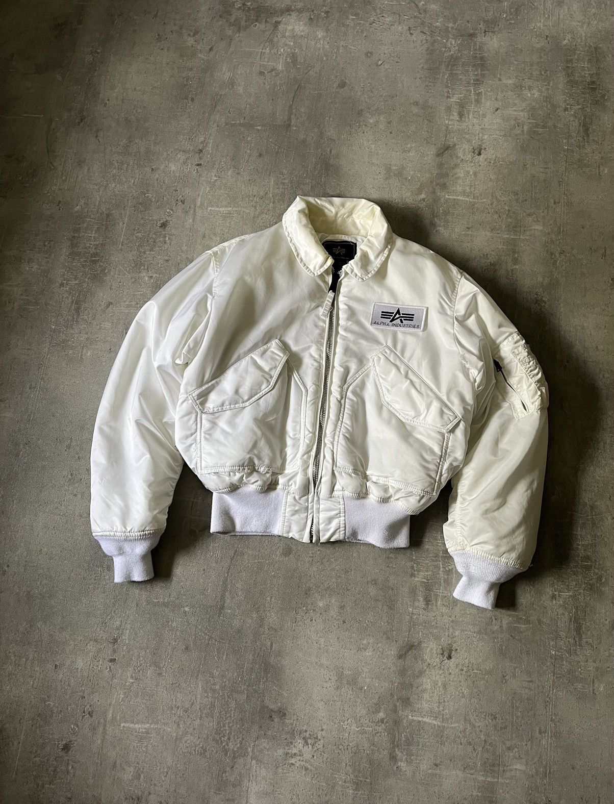 Vintage Alpha Industries white bomber jacket army type vintage | Grailed
