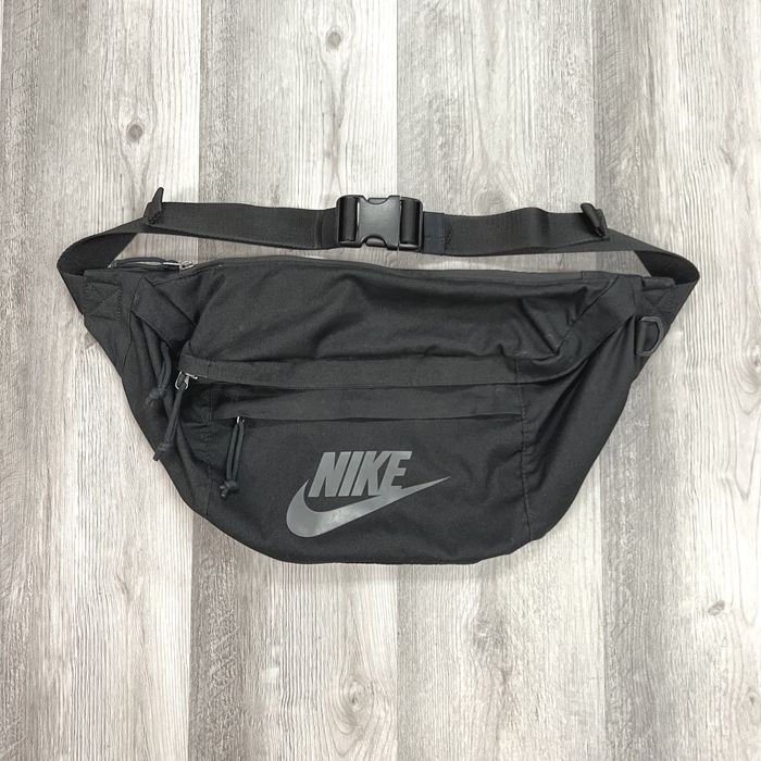 Nike Nike Sportswear Tech Hip Fanny Pack Bag Black | Grailed