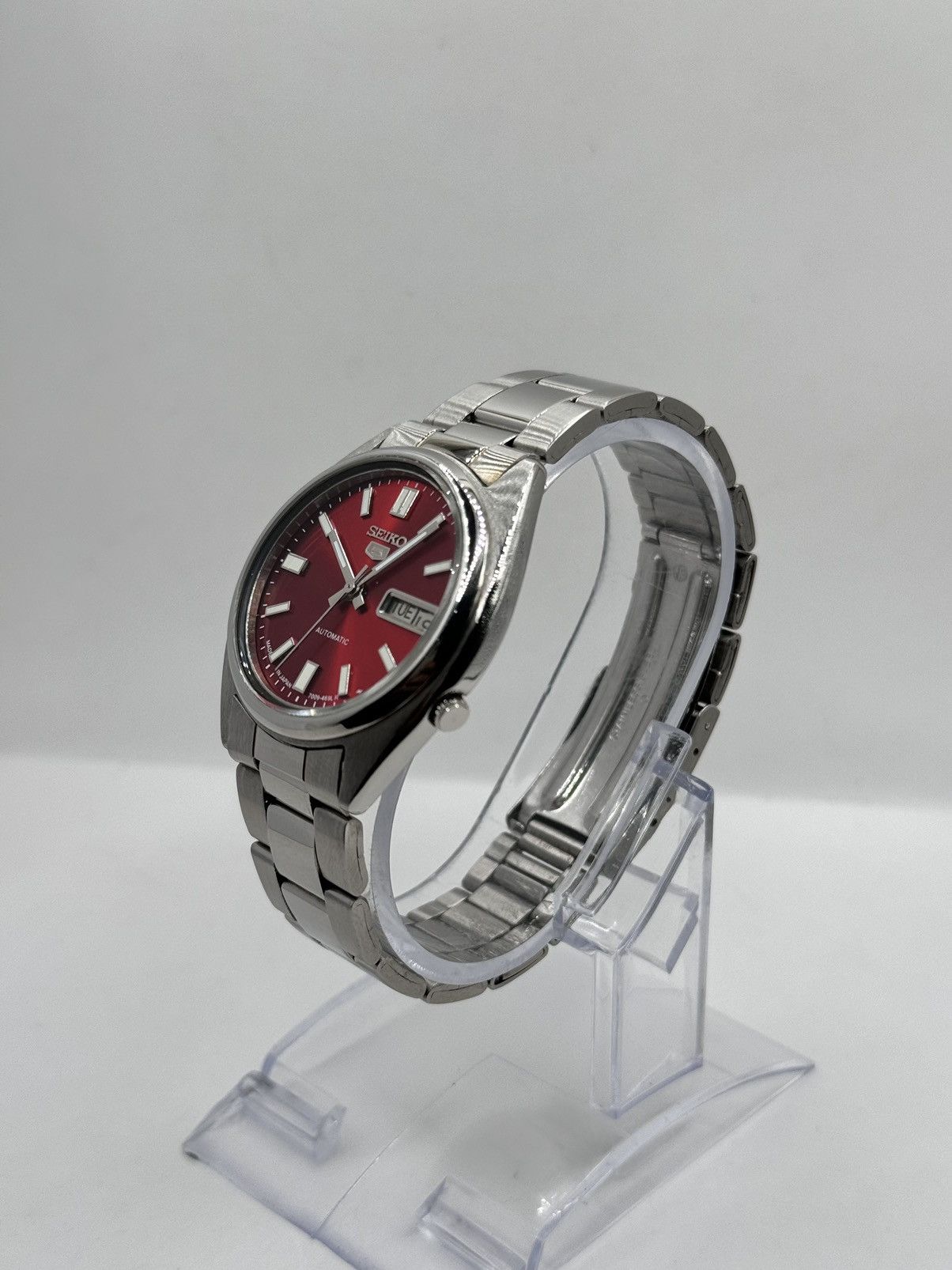 Seiko Dark Gym red Retro Seiko 5 Automatic mens wrst watch japan | Grailed