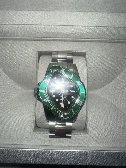 Laarvee LAARVEE PEA001 CRASH WATCH - GREEN BEZEL & BLACK DIAL | Grailed