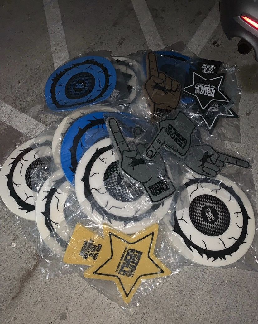Travis Scott astroworld foam fingers | Grailed