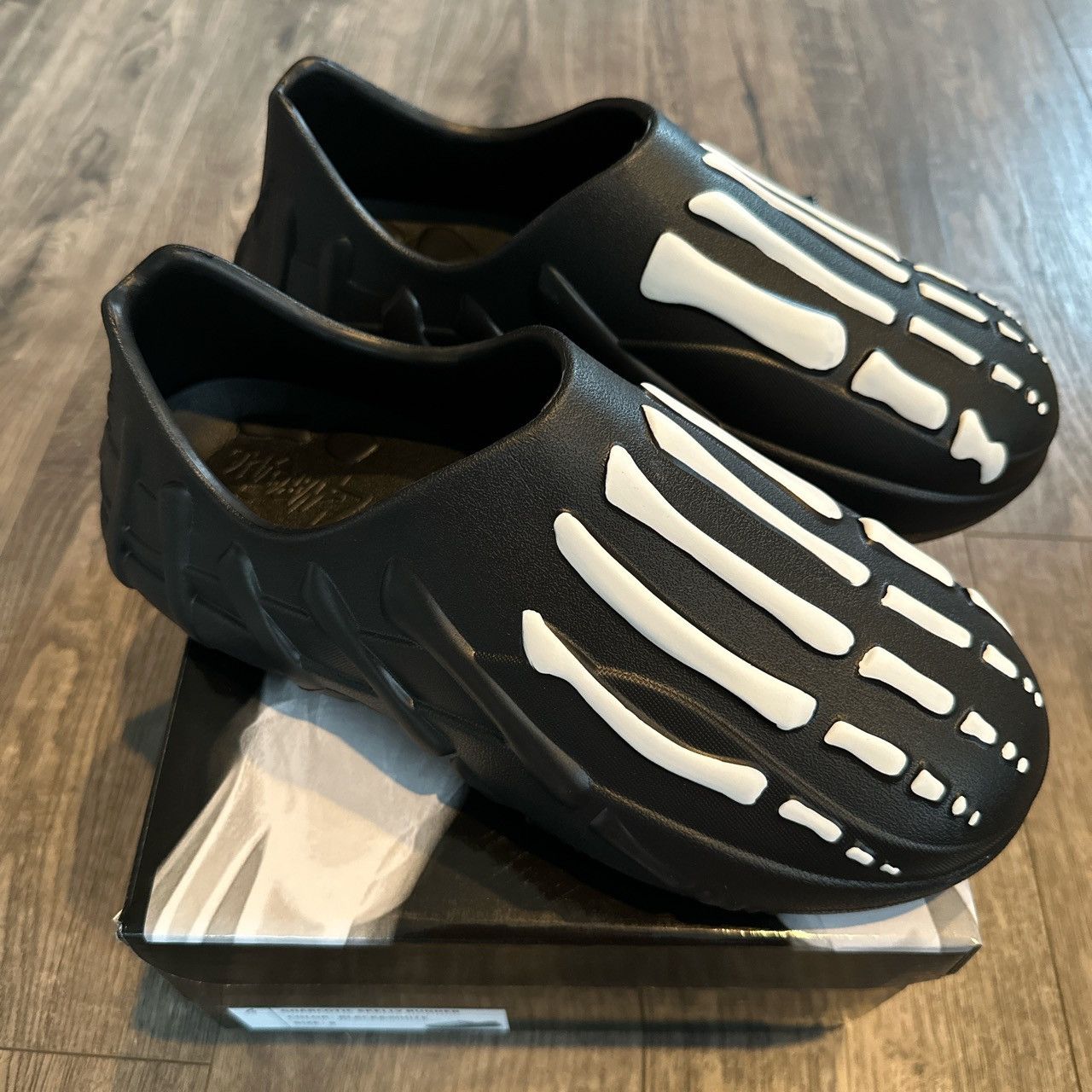 Gnarcotic Gnarcotic Skelly Runners | Grailed