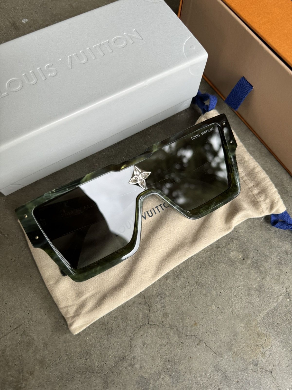 Louis Vuitton × Virgil Abloh Louis Vuitton Cyclone Sunglasses Green ...