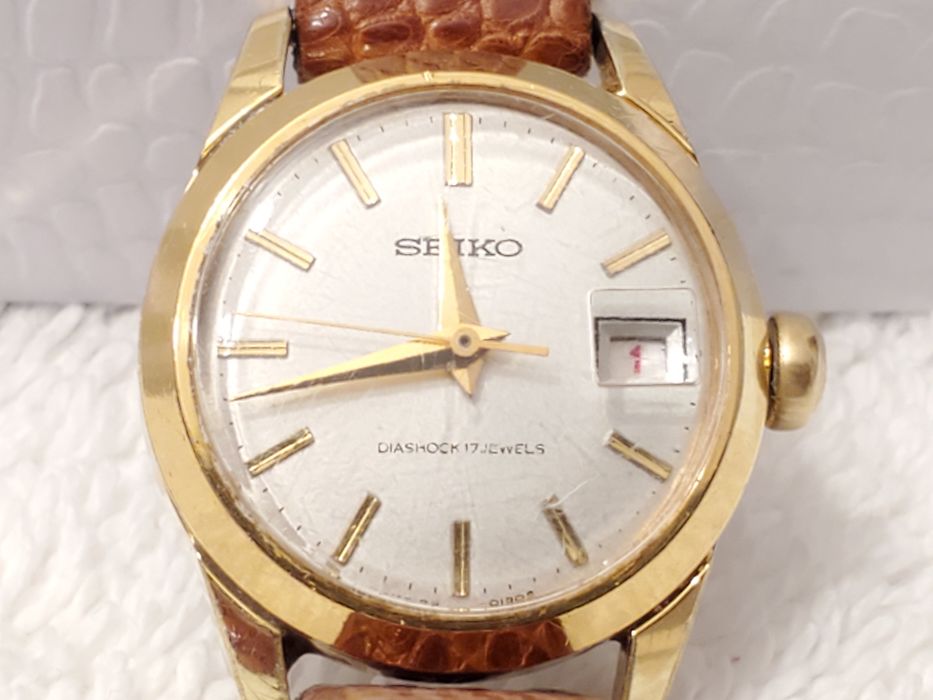Seiko Vintage Seiko Wind Up Women's Watch Date Silver Dial | Grailed