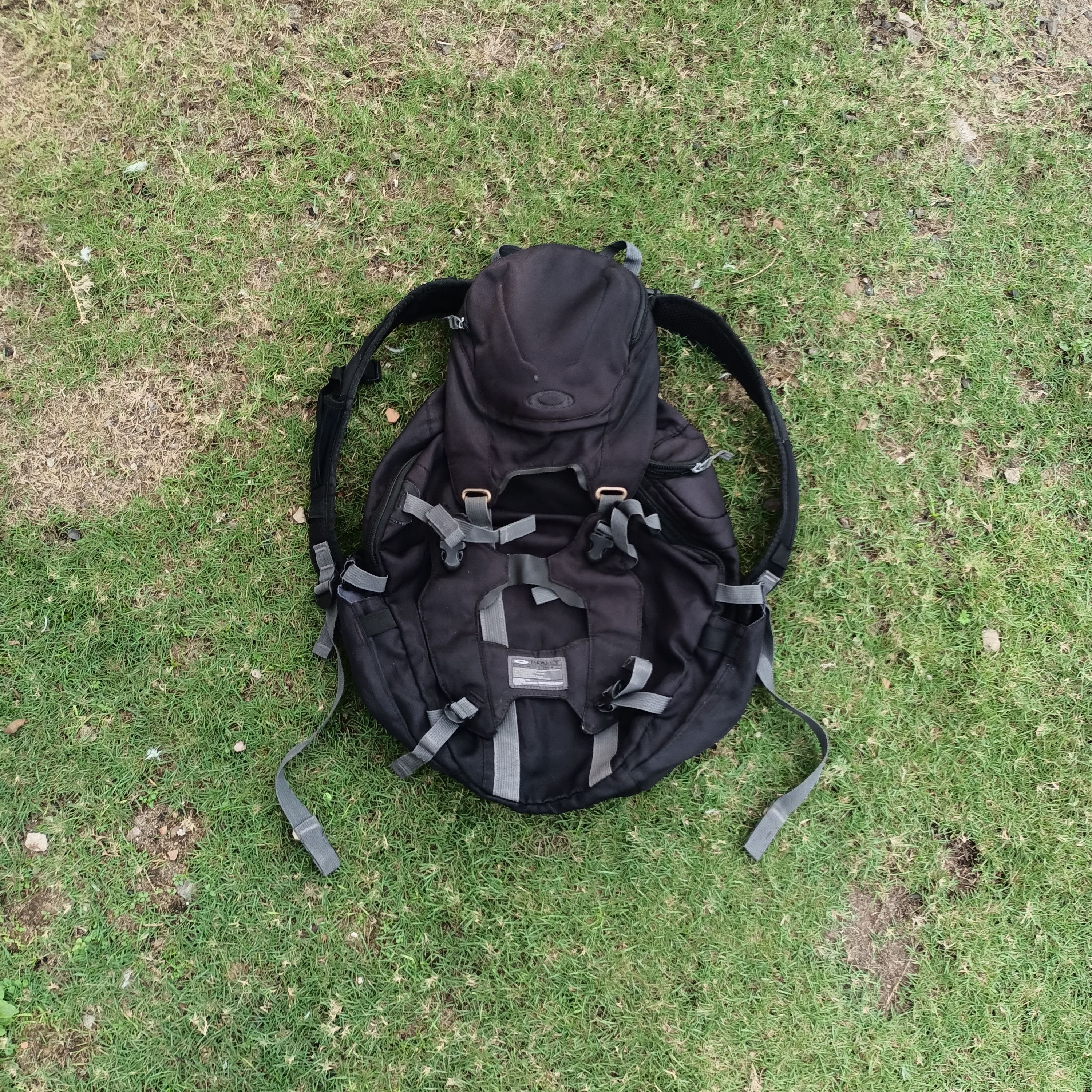 Oakley 2000s Oakley icon gorpcore tactical bagpack | Grailed