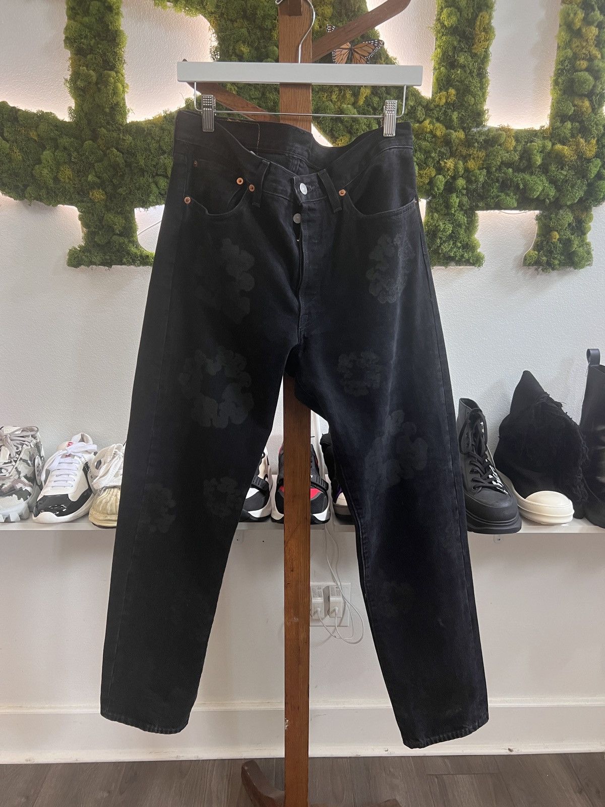 DENIM TEARS Denim Tears Black / Black Wreath Jeans | Grailed