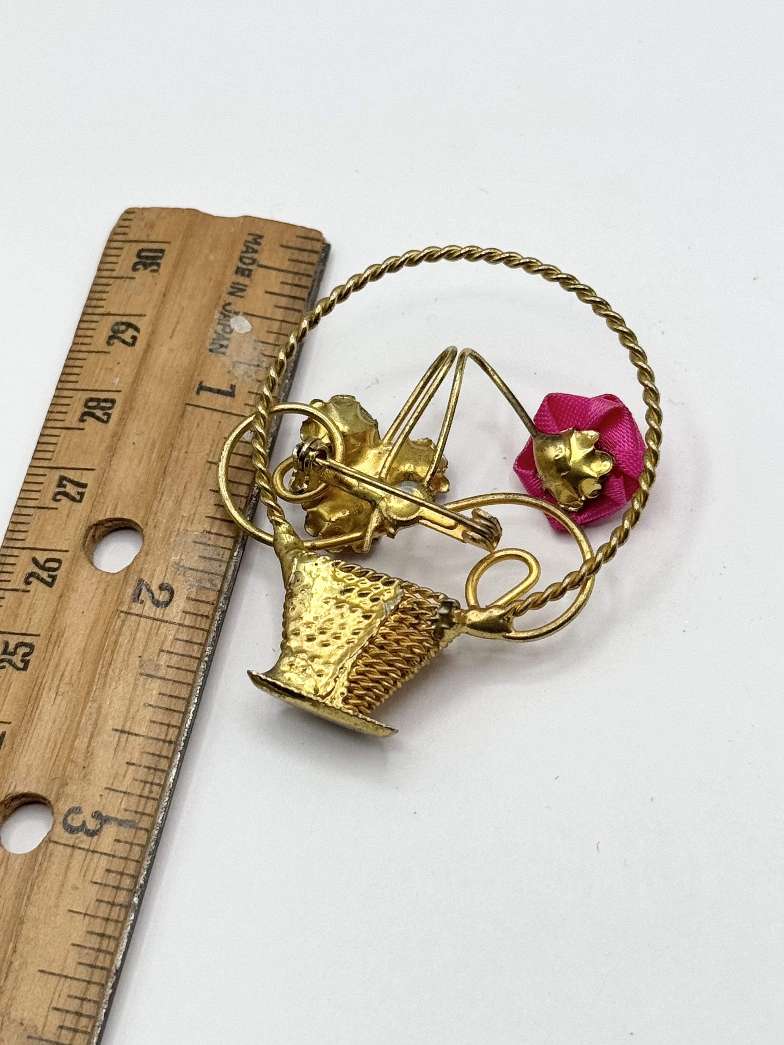 Vintage Vintage gold tone mesh pink flower basket brooch pin | Grailed