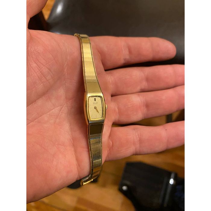 Seiko Vintage Seiko 2E20-5139 Gold Tone Women’s Watch! | Grailed
