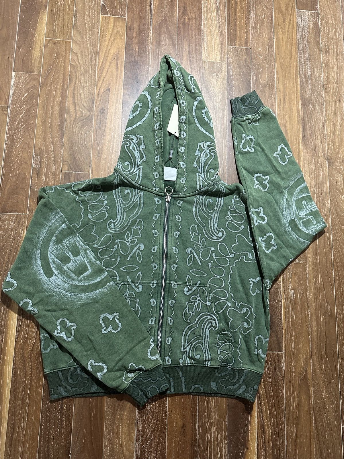 Vale Vale Forever Green Flag hoodie | Grailed