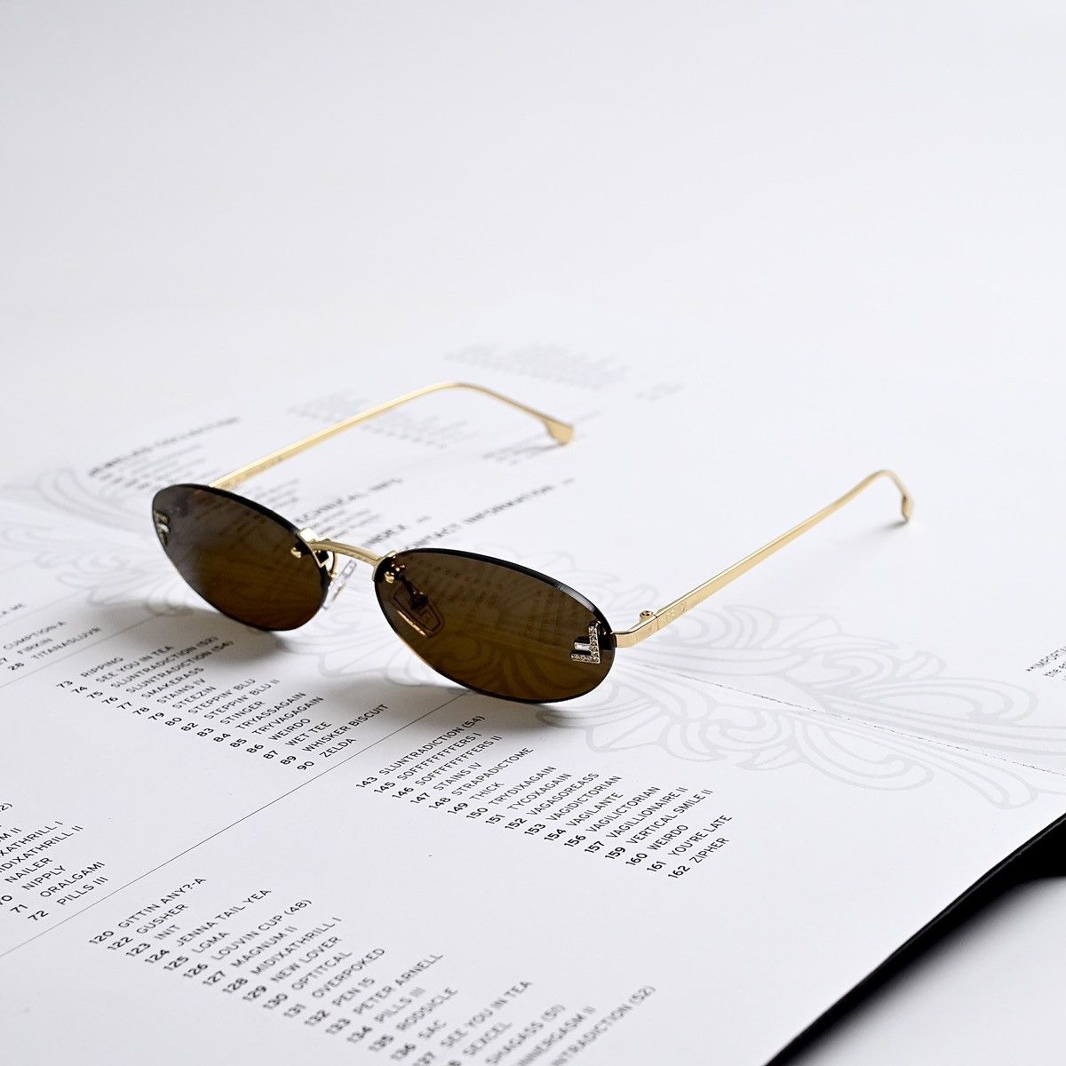 fendi-fendi-fe4075us-sunglasses-grailed