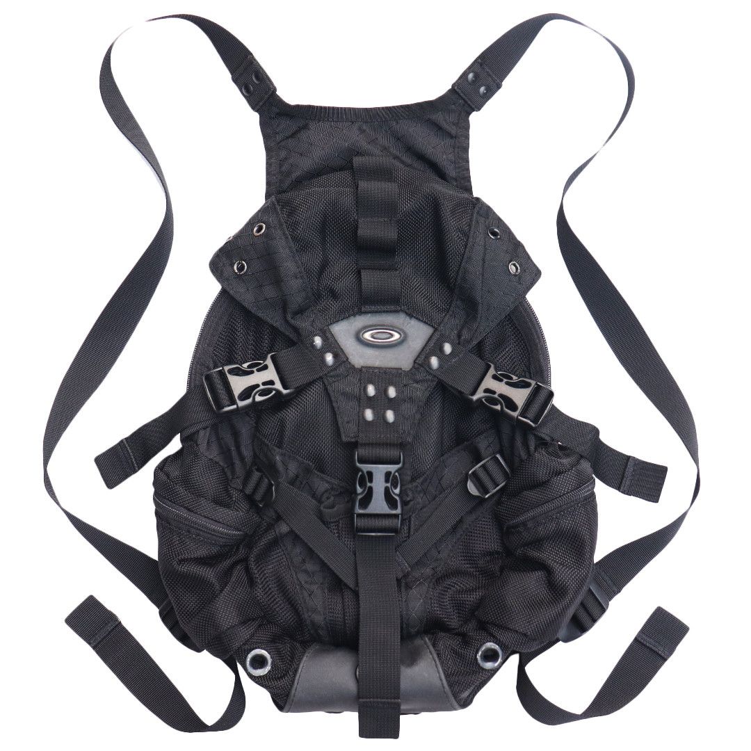 Oakley × Outdoor Life × Vintage Oakley Mini Icon Backpack 1.0 Black ...