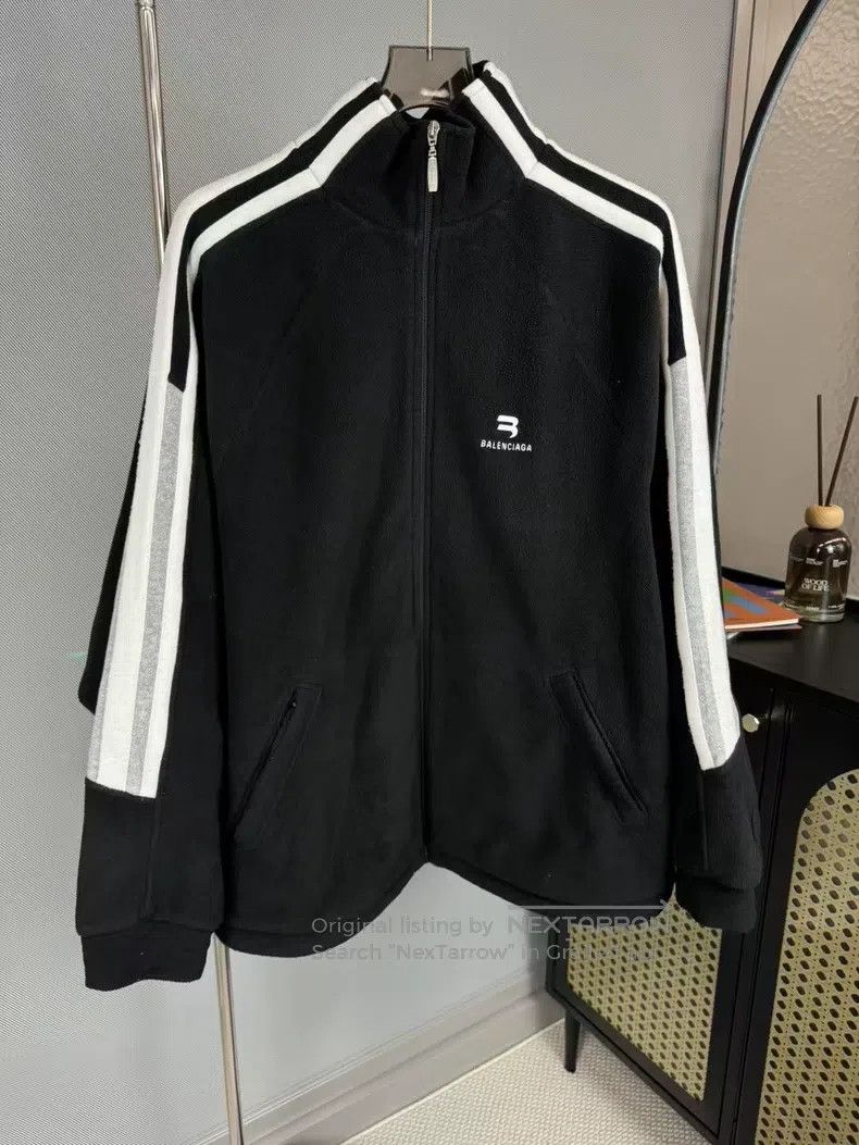 Balenciaga Balenciaga Black and White Double Hook Embroidered Stripe ...