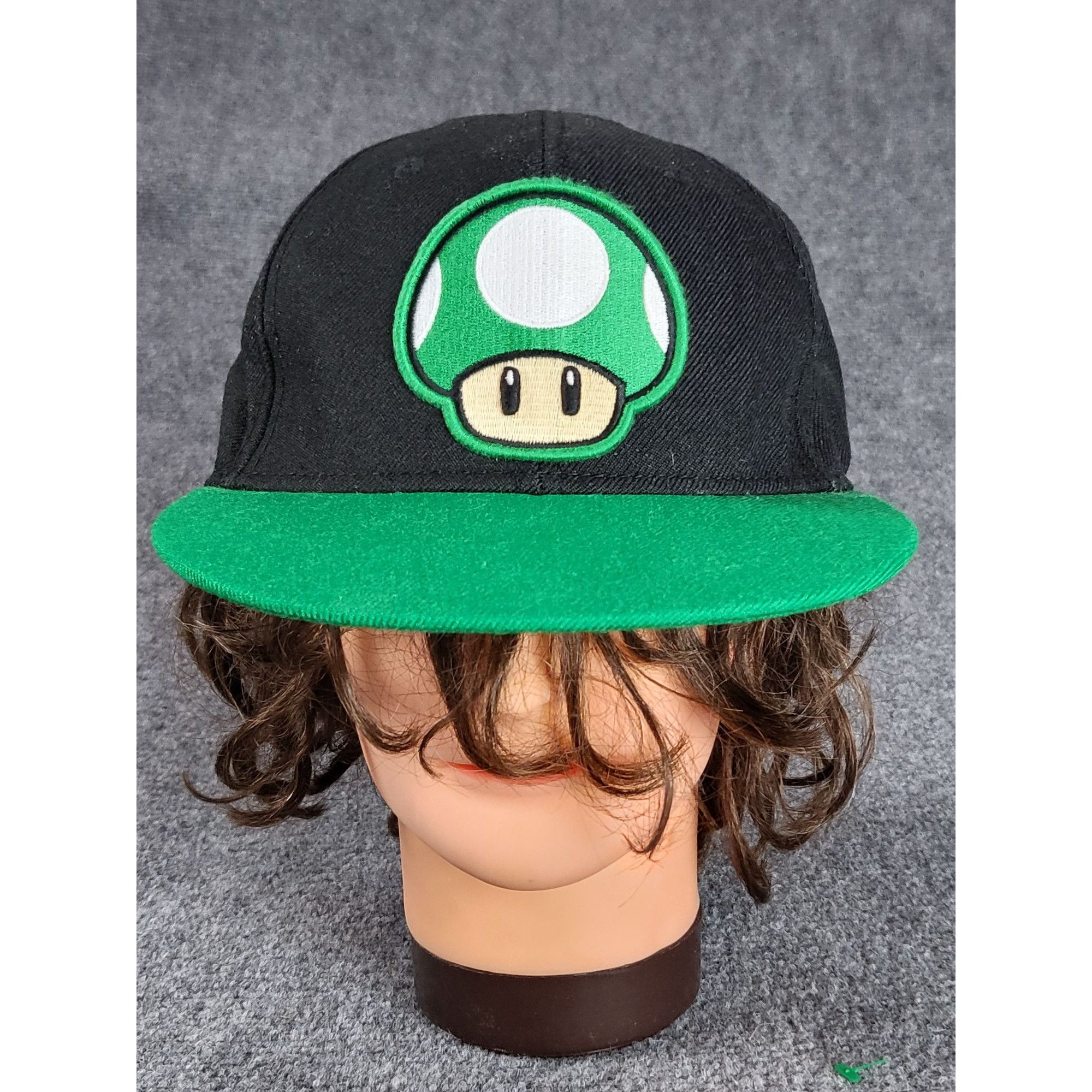 Nintendo Nintendo 1Up Mushroom Flex Fitted Hat Super Mario Video Game ...