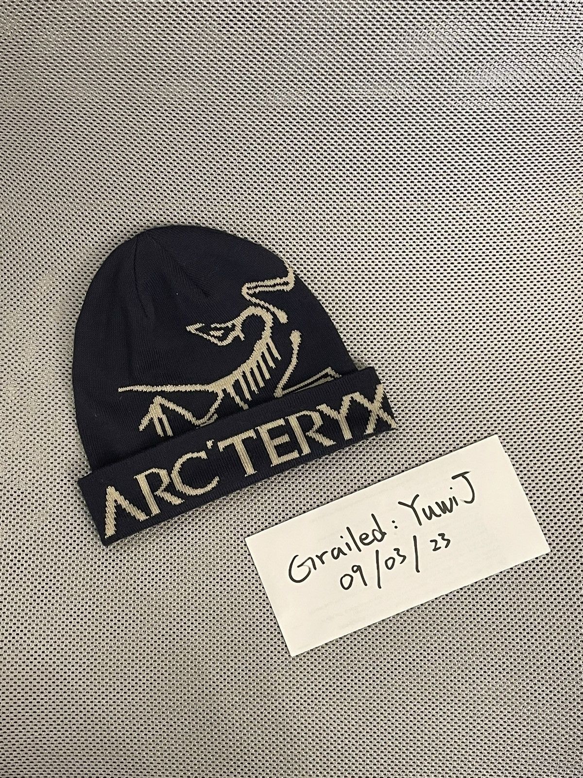 Arc'teryx Bird Word Toque | Grailed