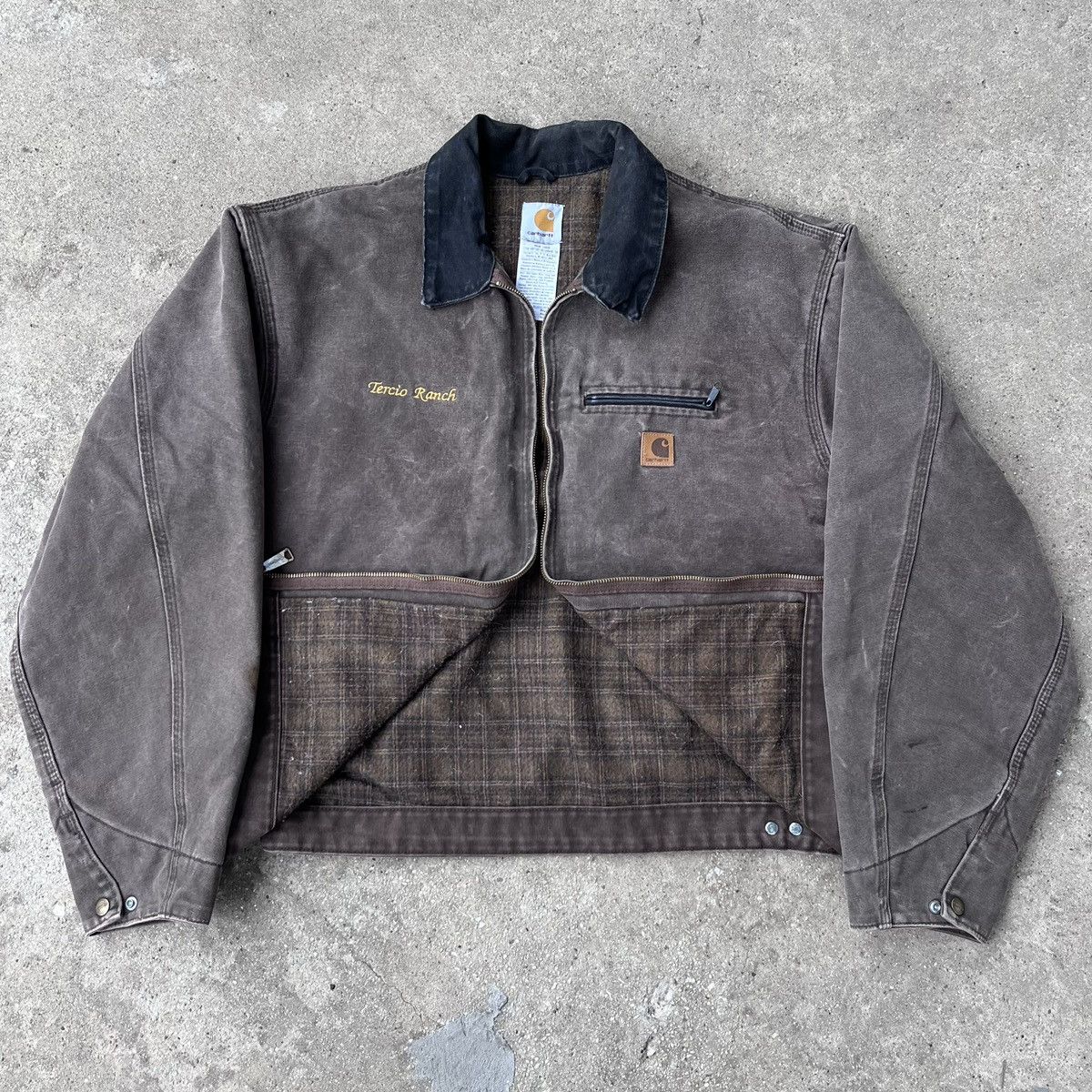 Carhartt × Streetwear × Vintage Earth-Tone Brown Stressed Carhartt × Streetwear × Vintage Earth-Tone Brown Stressed