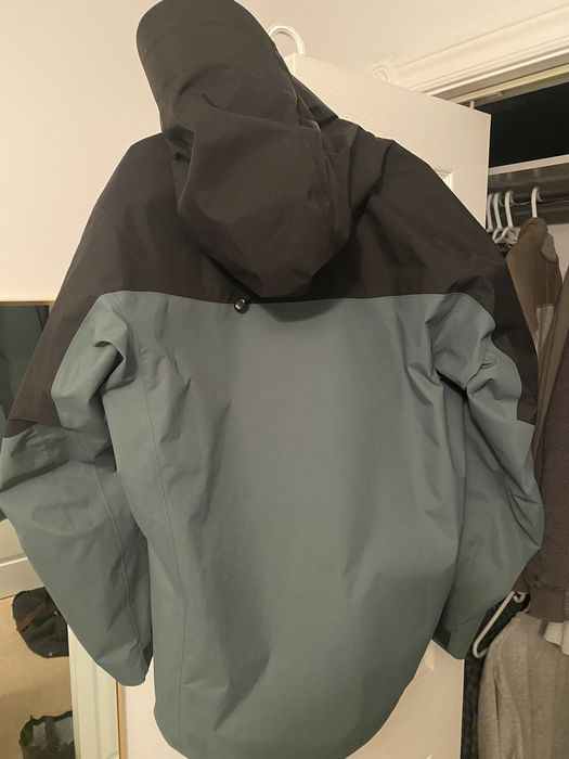 Arc'Teryx Arcteryx Mens Alpha SV Large Dark Magic BNWT | Grailed
