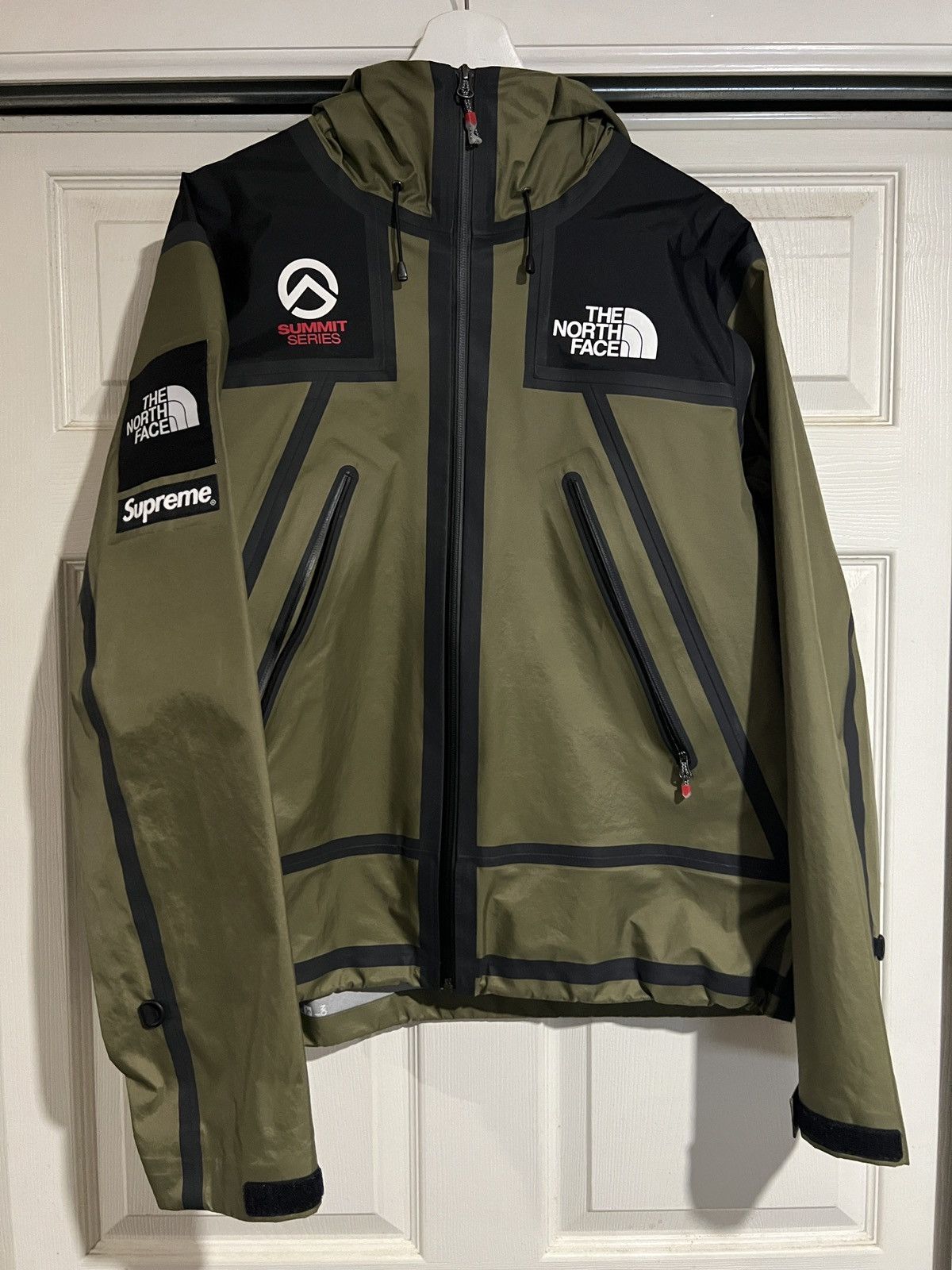 Supreme SUPREME X TNF SUMMIT SERIES Outer taped Seam Jacket SS21 | Grailed