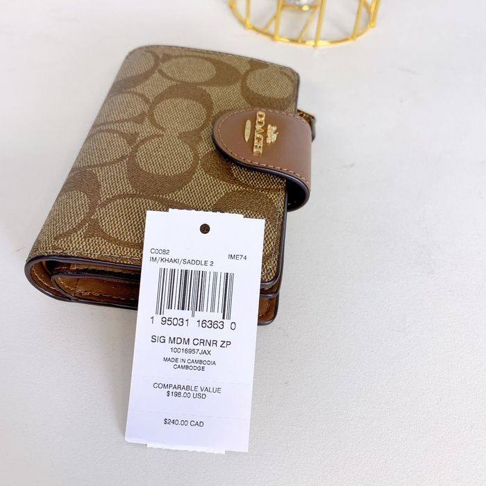 Coach Coach C0082 Medium Corner Zip Wallet In Signature Khaki | Grailed