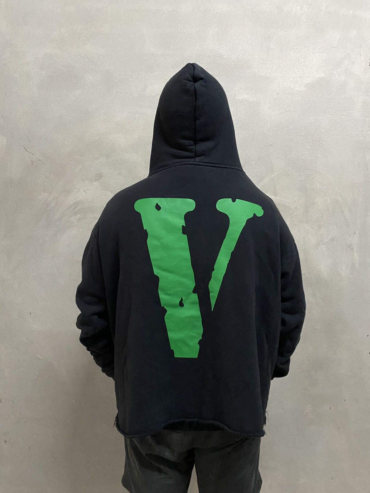 Designer × Hypebeast × Vlone Vlone Oversized Friends Japan Exclusive ...