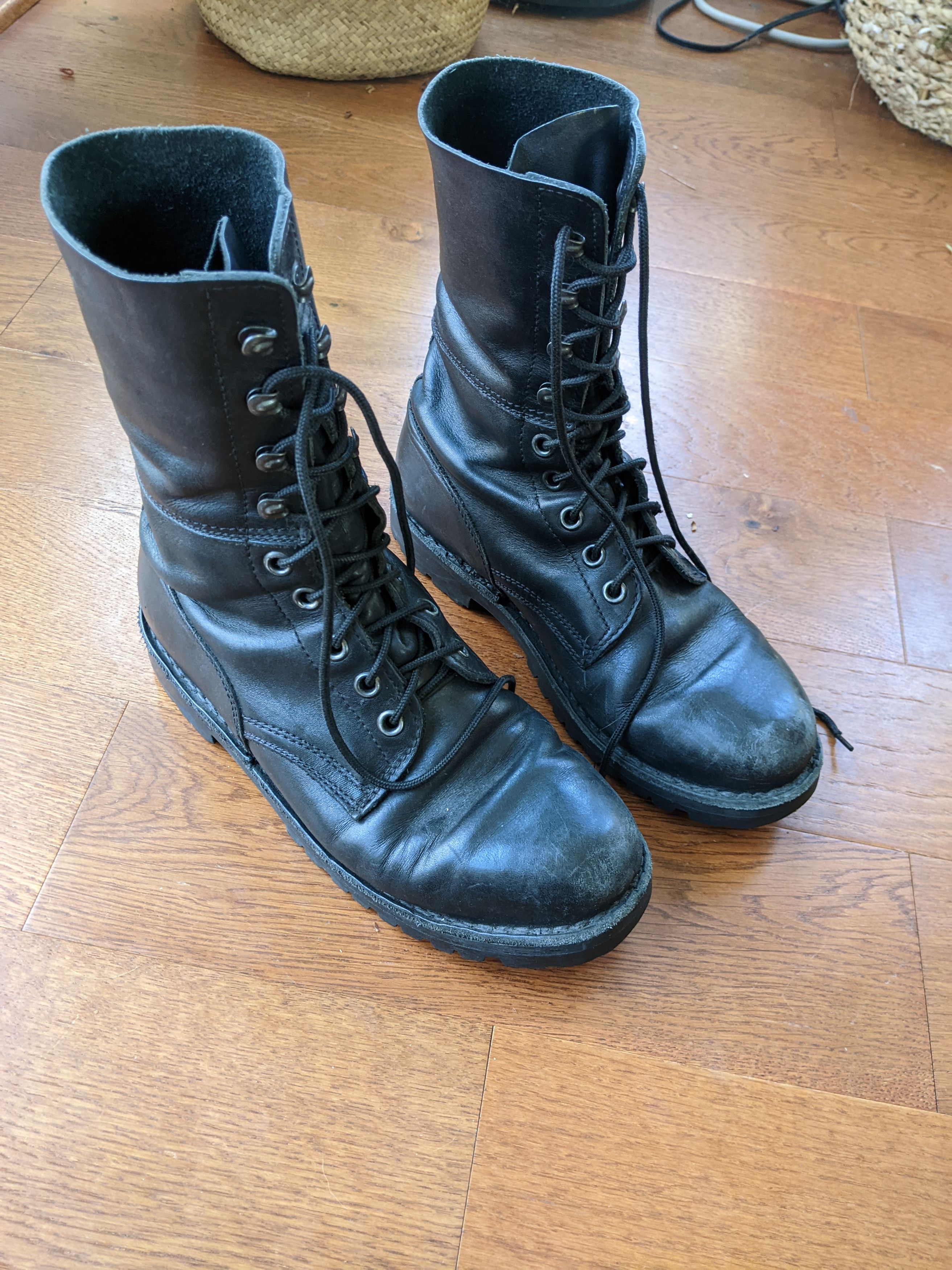 Bundeswehr Austrian Paratrooper Boots 42 | Grailed